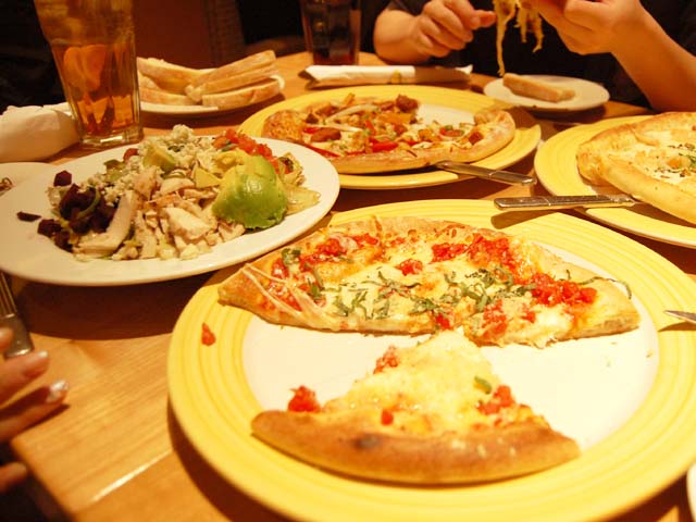 グアムの「カリフォルニア ピザキッチン」について。メニューや場所など (California Pizza Kitchen) | 200%グアム ...